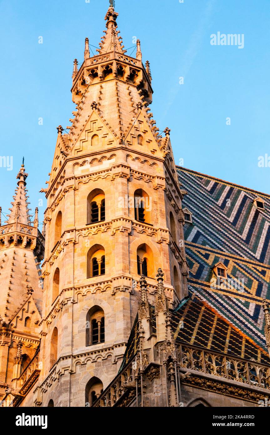 Towers stephansdom vienna austria hi-res stock photography and images ...