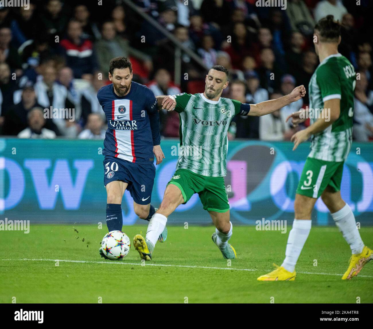 PARIS, FRANCE - OCTOBER 25: Lionel Messi of Paris Saint-Germain and ...