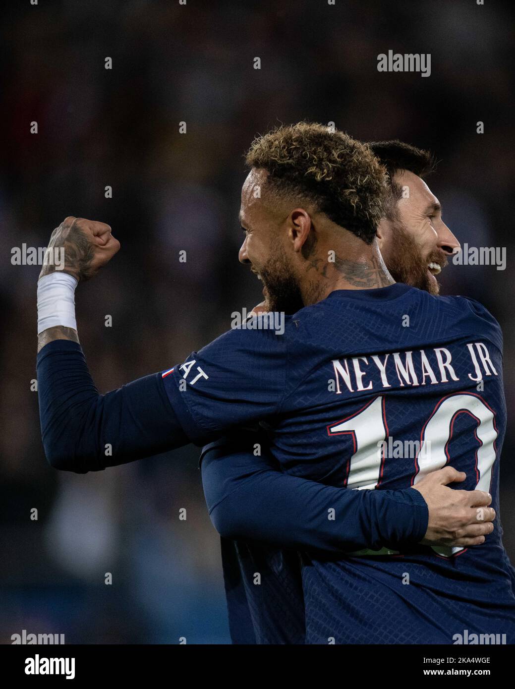 PARIS, FRANCE - OCTOBER 25: Neymar of Paris Saint-Germain celebrates ...