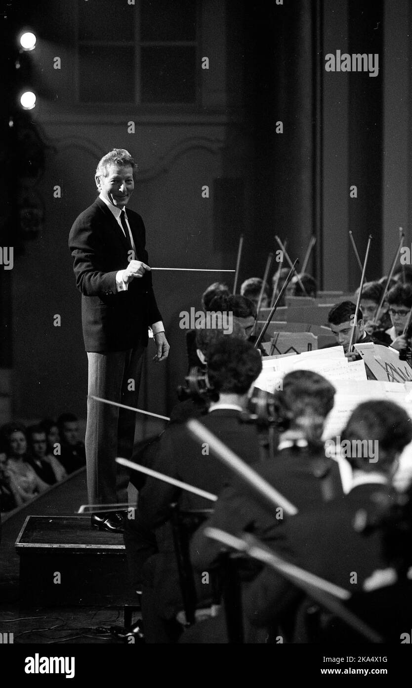 American actor danny kaye hi-res stock photography and images - Alamy