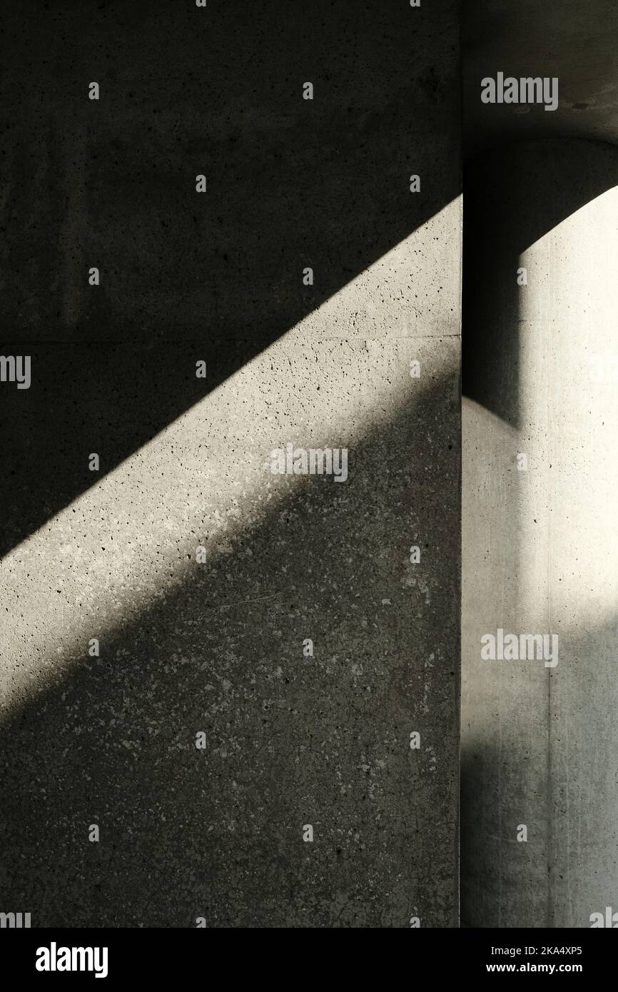 Empty concrete wall with shadow Stock Photo - Alamy