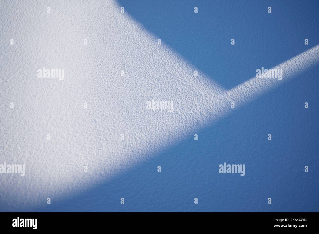 Plain white ground hi-res stock photography and images - Alamy