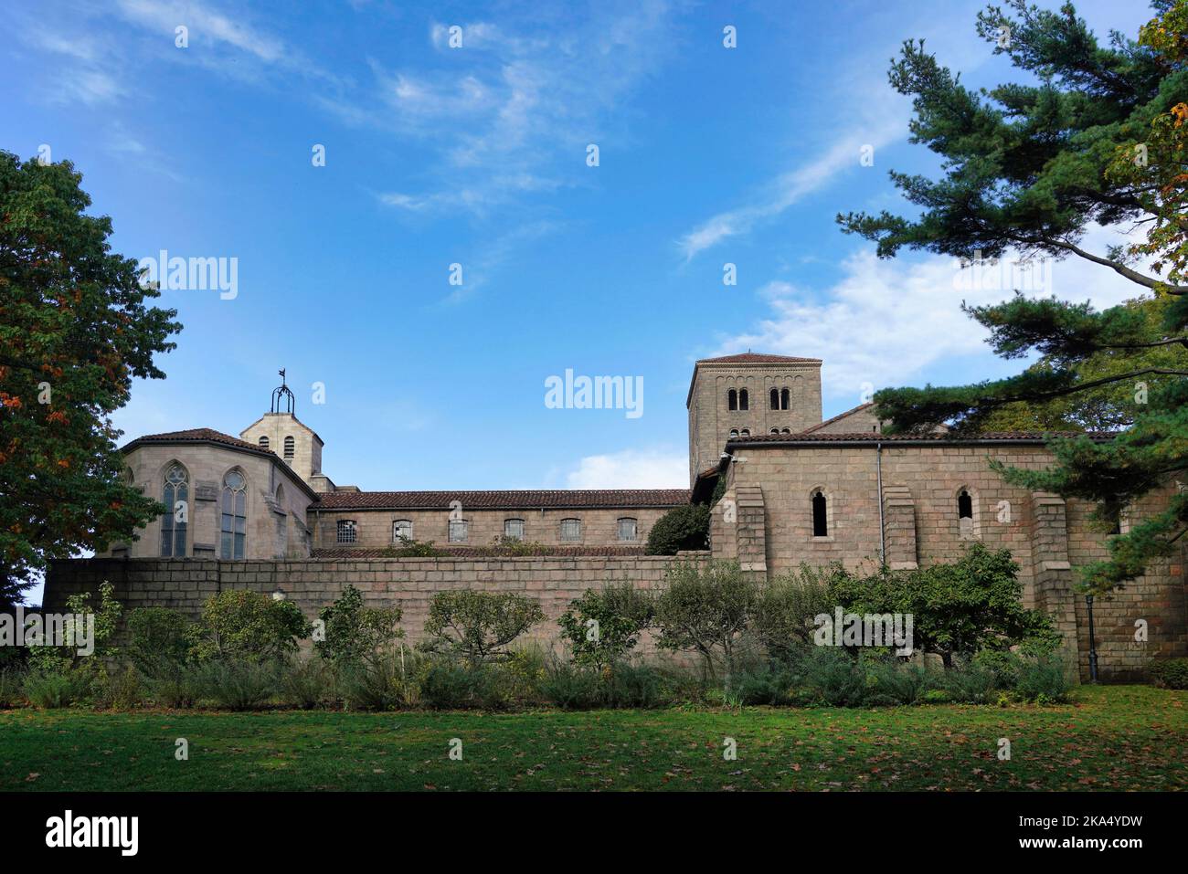 The Met Cloisters, a branch of the Metropolitan Museum of Art at the ...