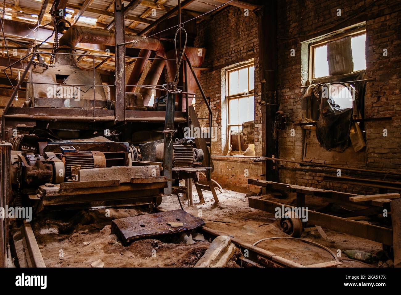 Empty factory machines hi-res stock photography and images - Alamy