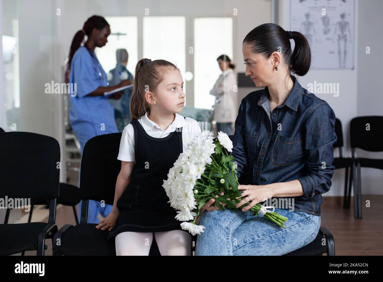 Public bringing flowers hi-res stock photography and images - Alamy