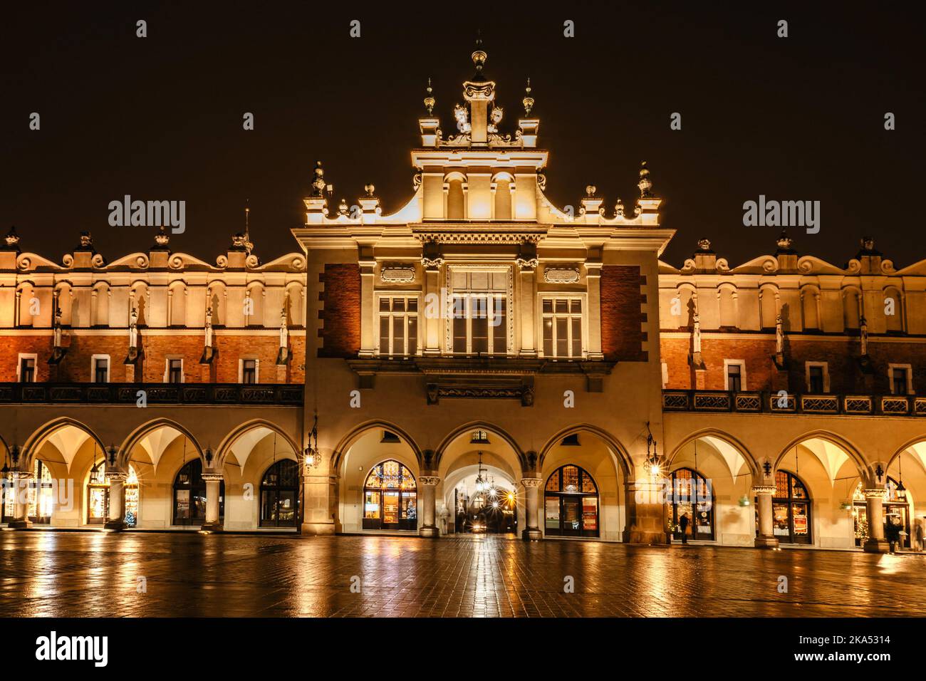 Illuminated Krakow Cloth Hall, Polish Sukiennice on main market square ...