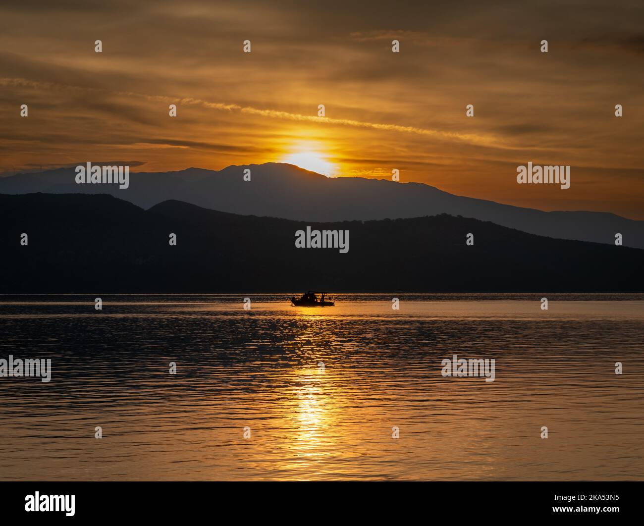 Rising sun in background hi-res stock photography and images - Alamy
