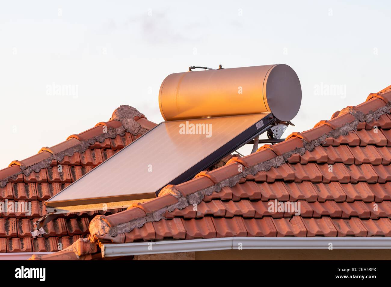 Installation domestic solar hi-res stock photography and images - Alamy