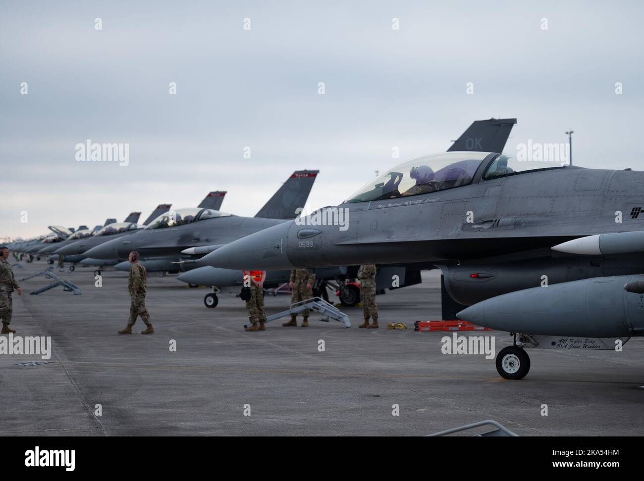 U.S. Air National Guard F-16 Fighting Falcons assigned to the 125th ...