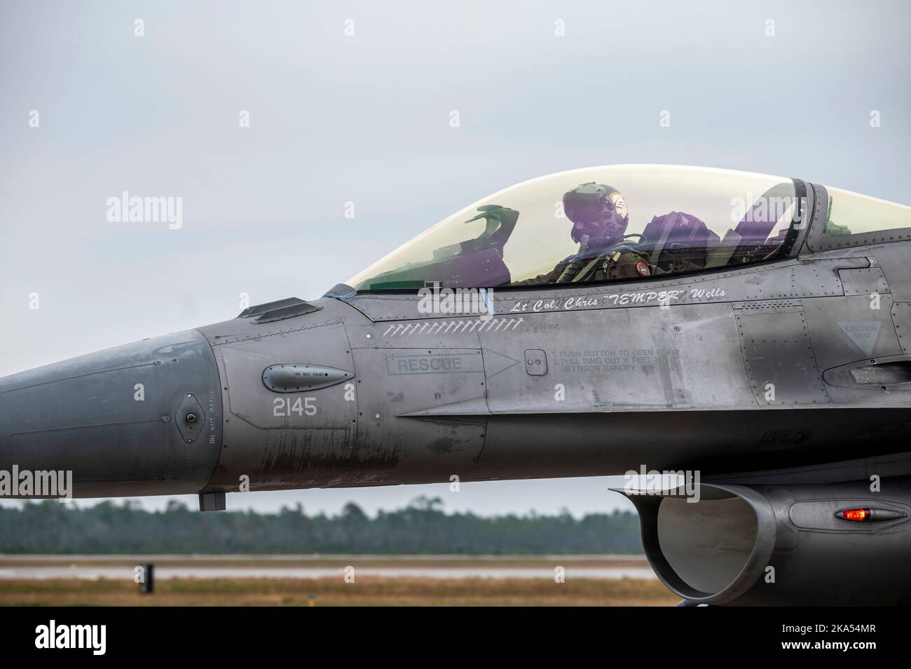 A U.S. Air Force pilot with the 125th Fighter Squadron, Tulsa Air ...