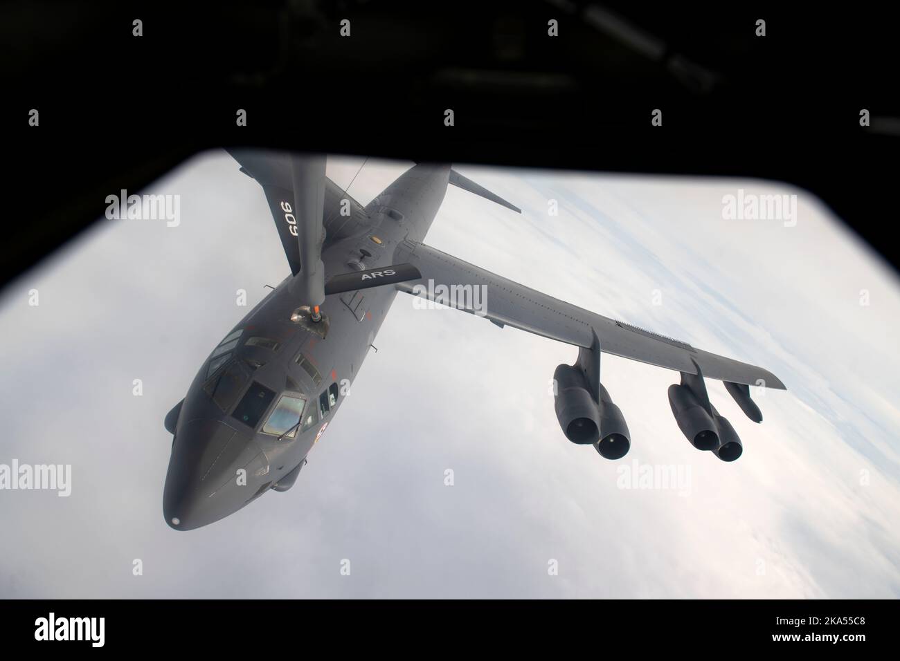 A U.S. Air Force 5th Bomb Wing B-52H Stratofortress receives fuel from ...