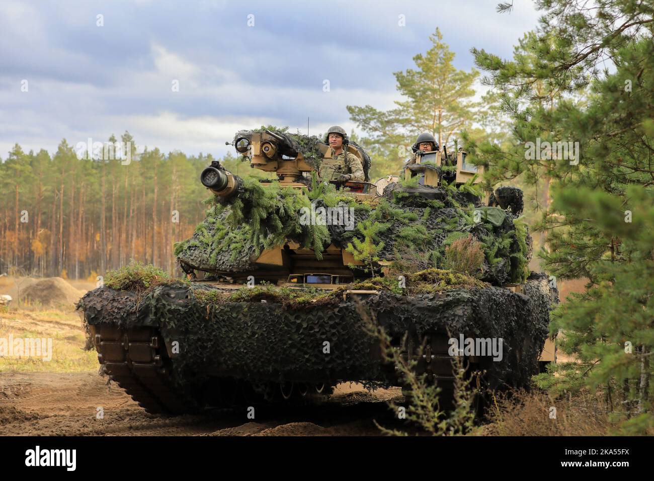 U.S. Soldiers assigned to Ares Company, 1st Battalion, 66th Armor ...