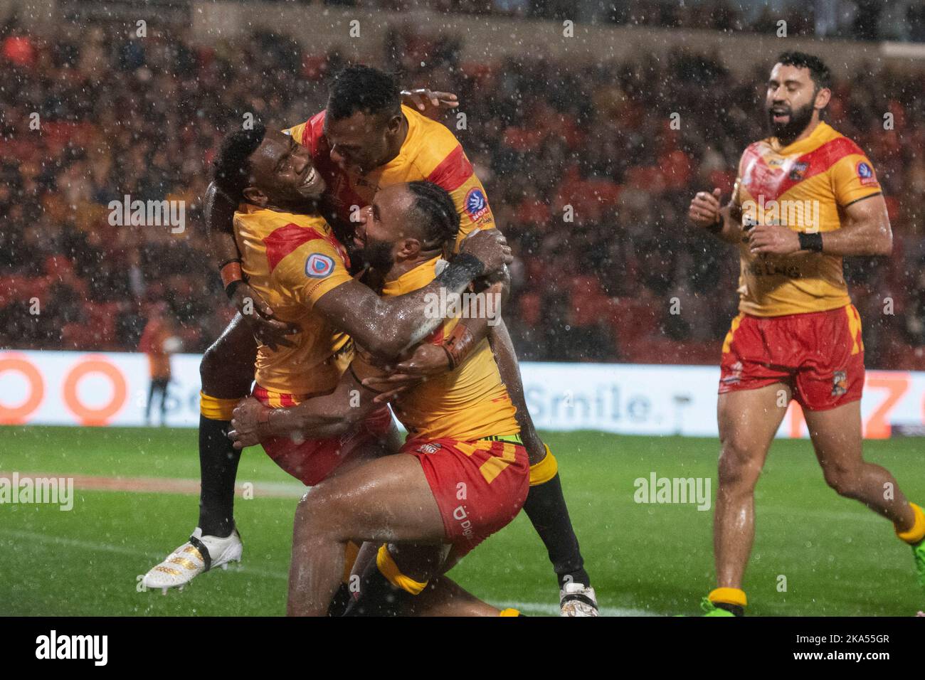 Jimmy ngutlik of papua new guinea hi-res stock photography and images ...