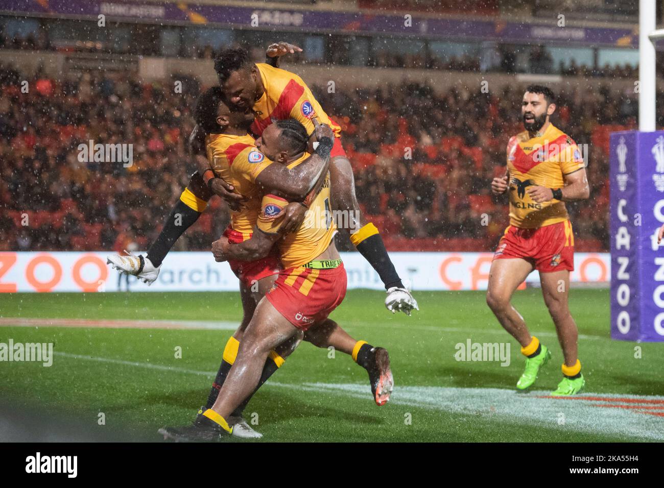 Jimmy ngutlik of papua new guinea hi-res stock photography and images ...