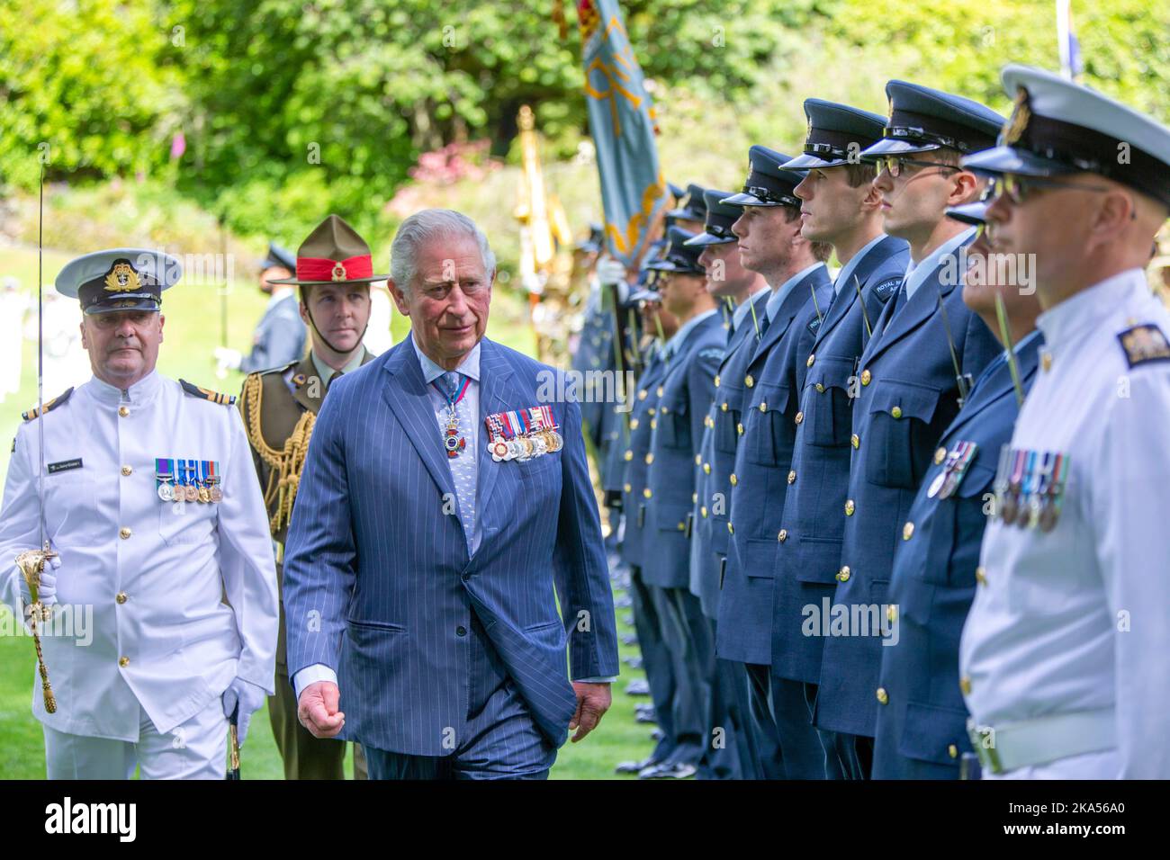Prince Charles inspects the guard as he and Camilla, Duchess of ...