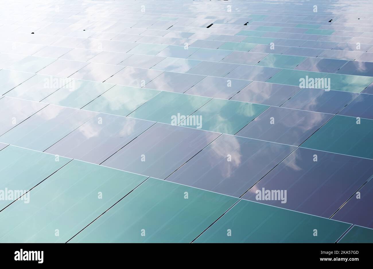 Solar panels - tracking system Stock Photo - Alamy