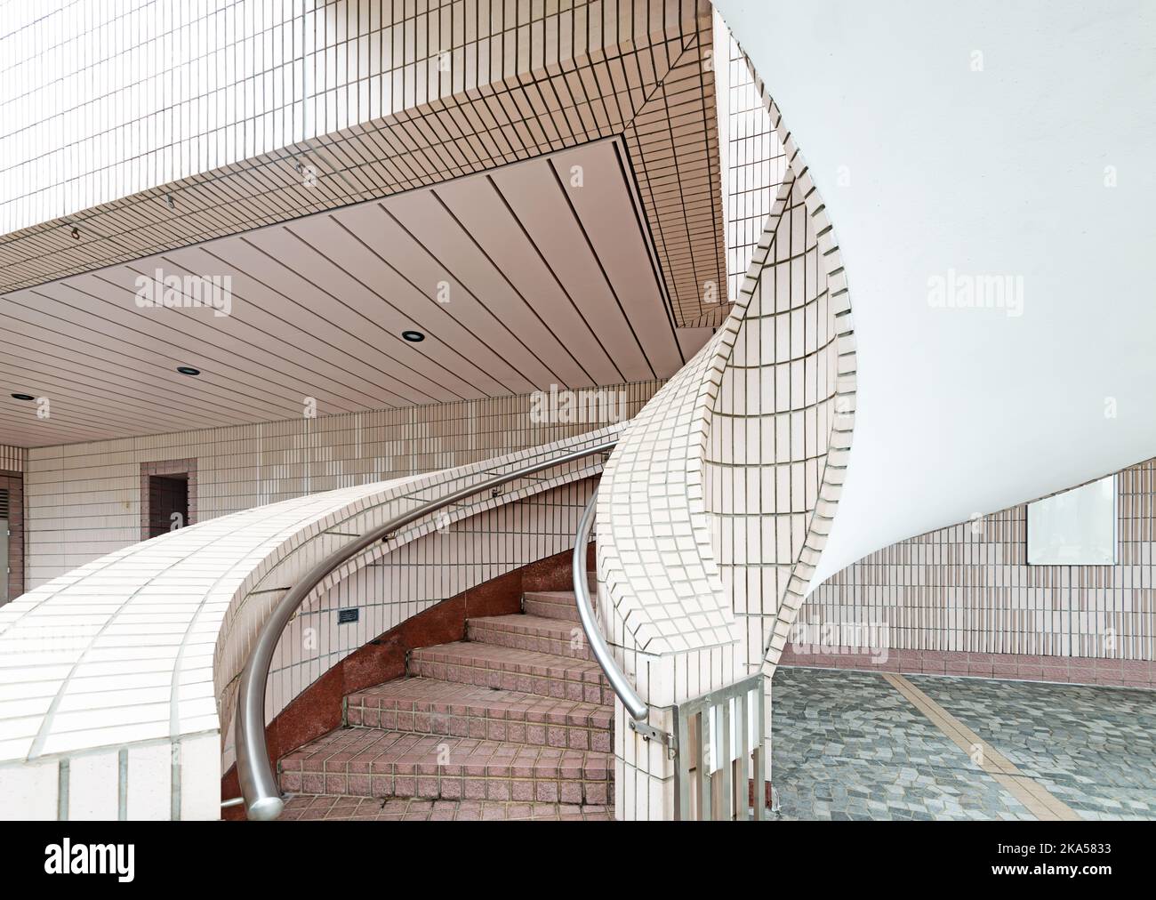 Modern architecture living stoop hi-res stock photography and images ...