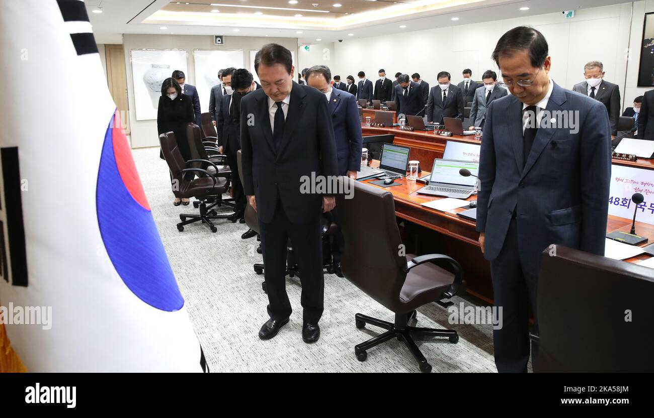 01st Nov, 2022. Paying tribute to Halloween crowd crush victims ...