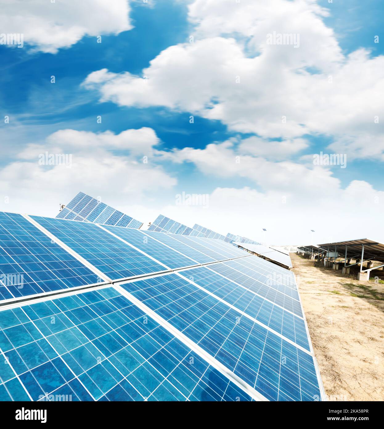 Solar panels - tracking system Stock Photo - Alamy