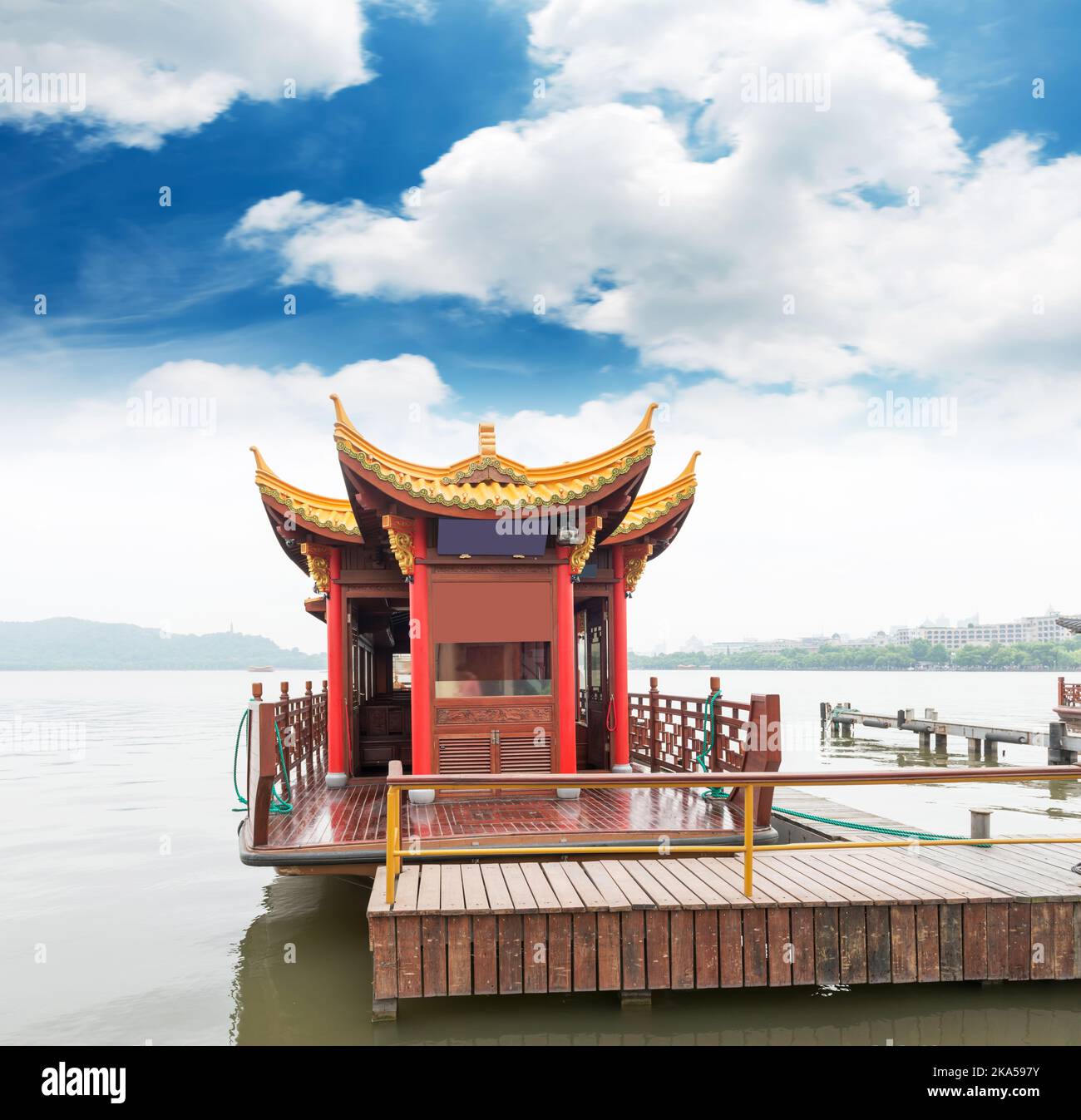 Traditional ship at the Xihu (West lake), Hangzhou, China Stock Photo ...