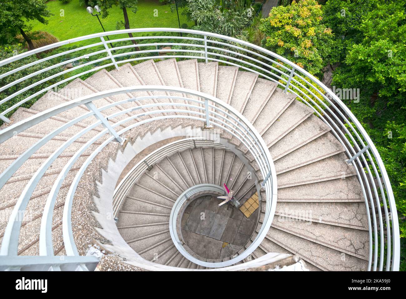 Oval spiral shape outdoor hi-res stock photography and images - Alamy