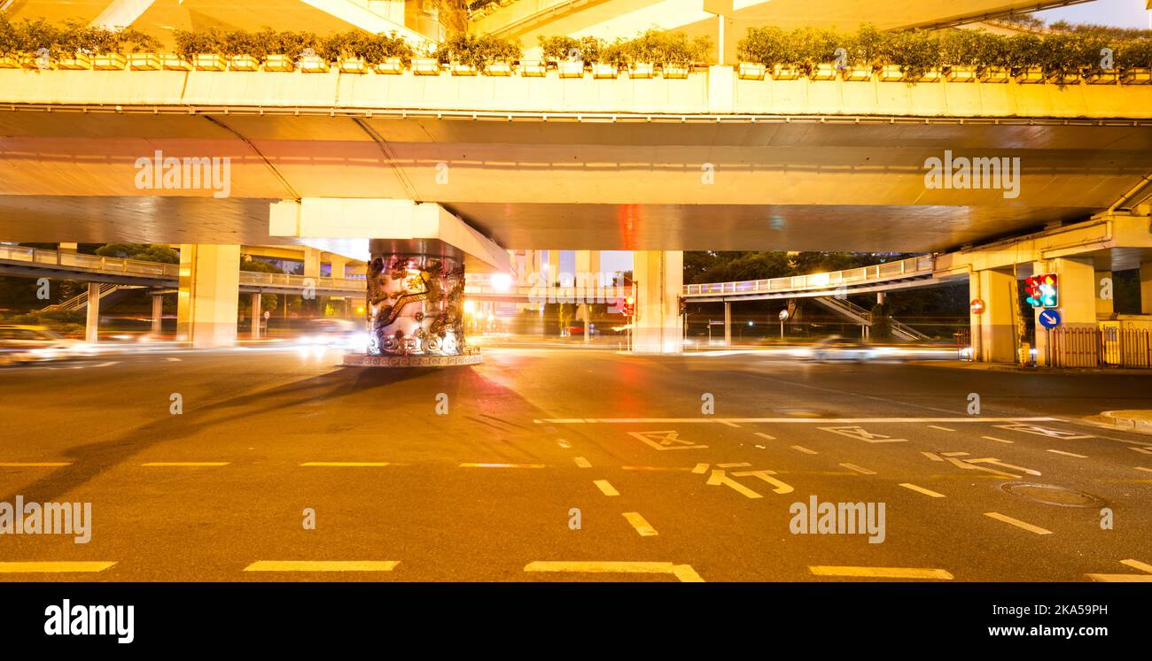 Overpass bridge low angle hi-res stock photography and images - Alamy