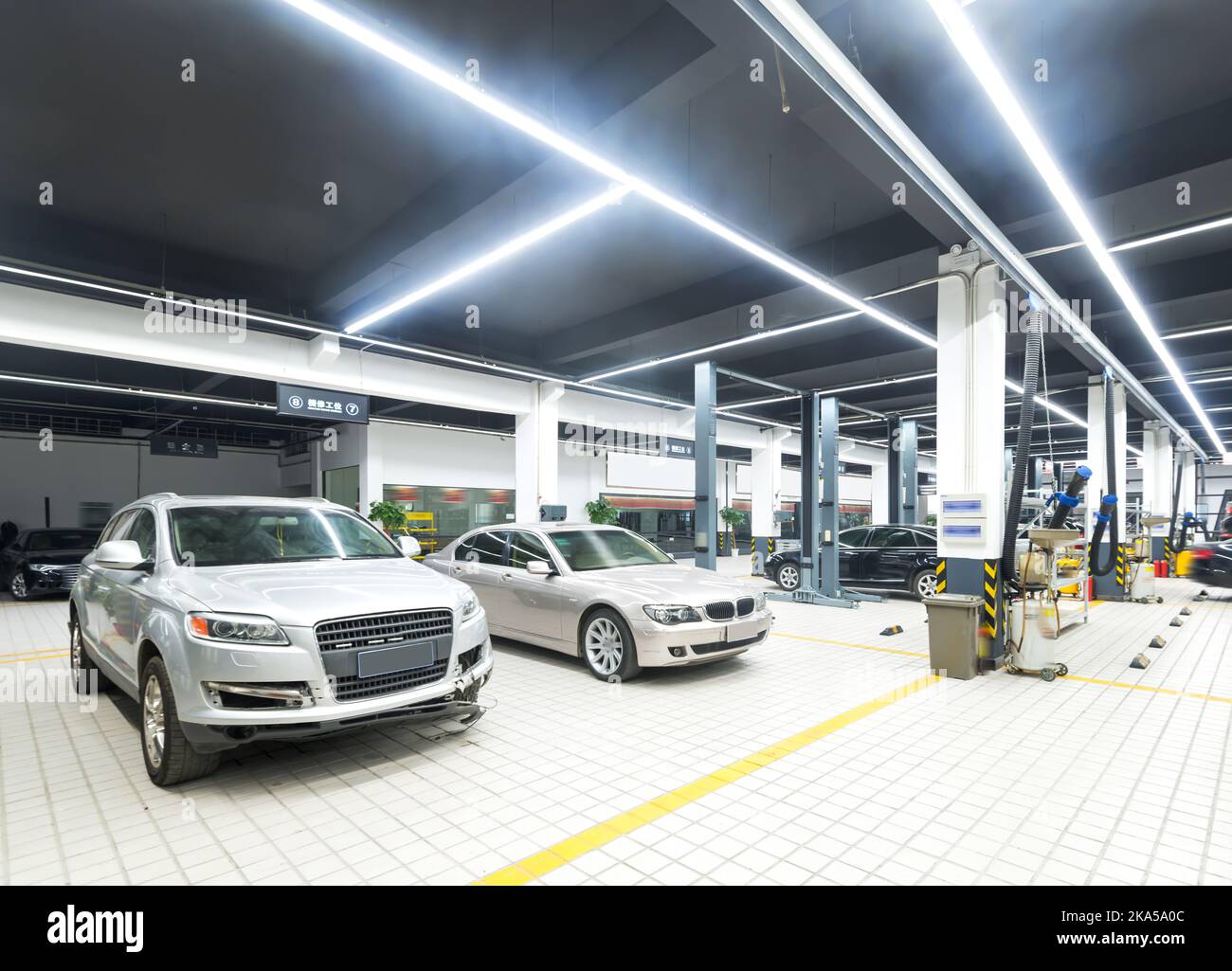 cars at modern car service Stock Photo - Alamy