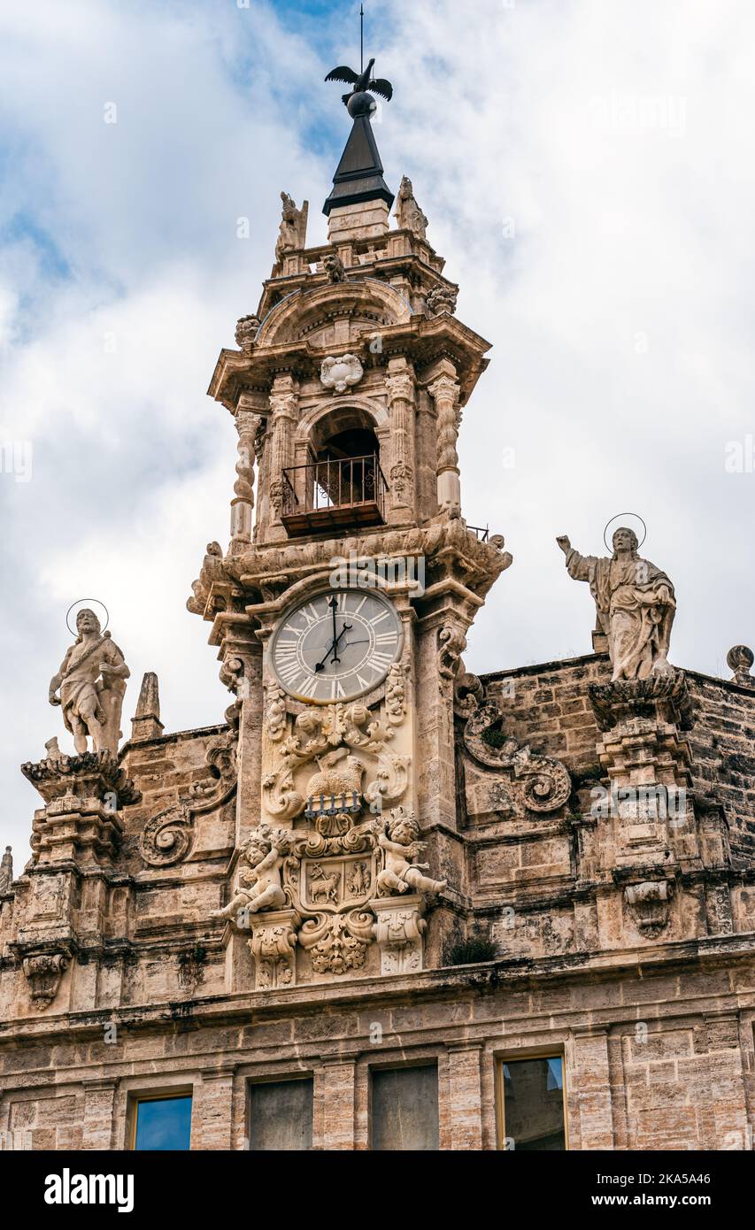 Roman catholic church santos juanes hi-res stock photography and images ...