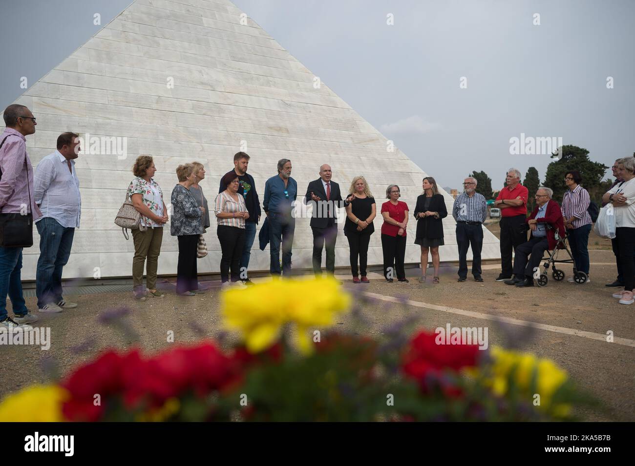 Malaga, Spain. 31st Oct, 2022. People make speeches in front of a ...