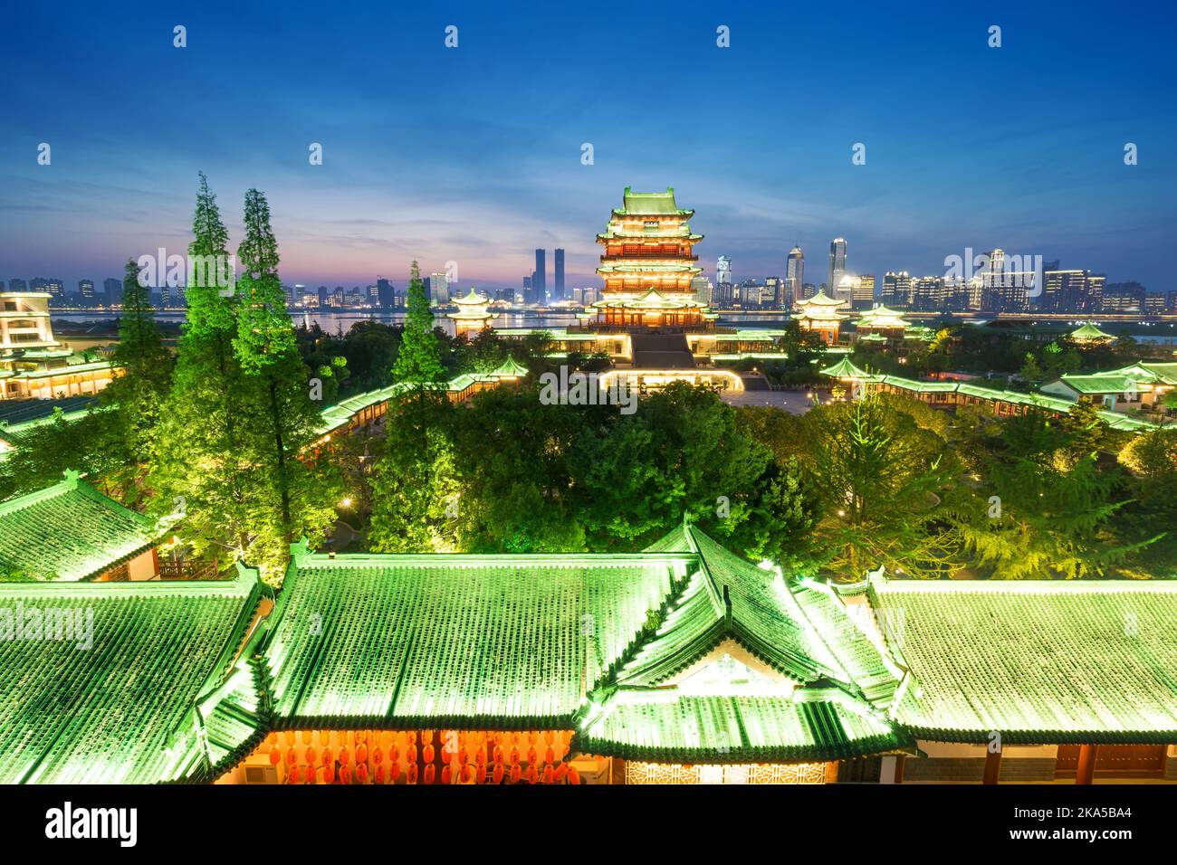 Night scene tengwang pavilion hi-res stock photography and images - Alamy