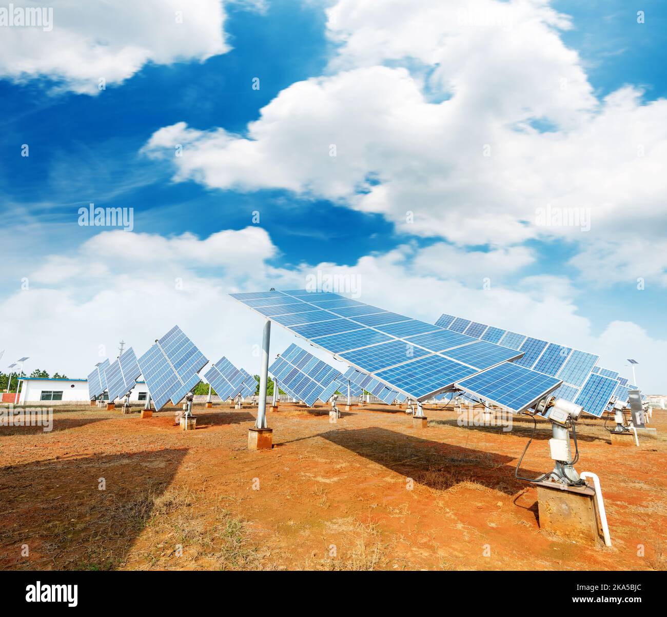 Solar panels - tracking system Stock Photo - Alamy