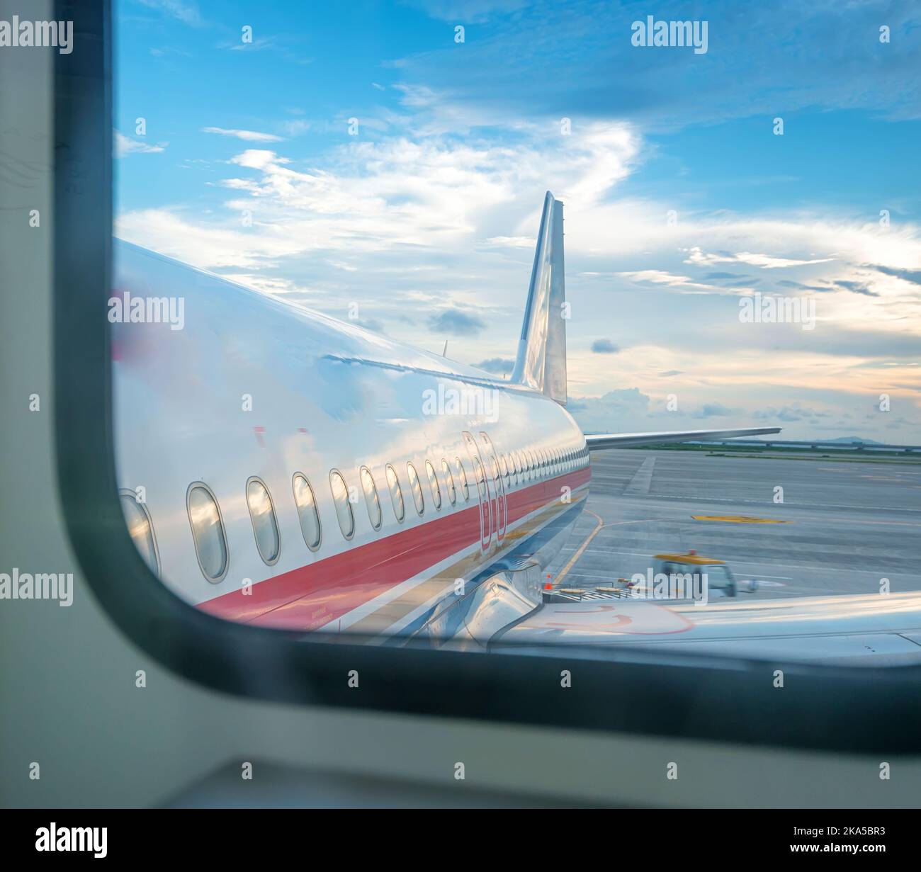 Windows fuselage cabin hi-res stock photography and images - Alamy