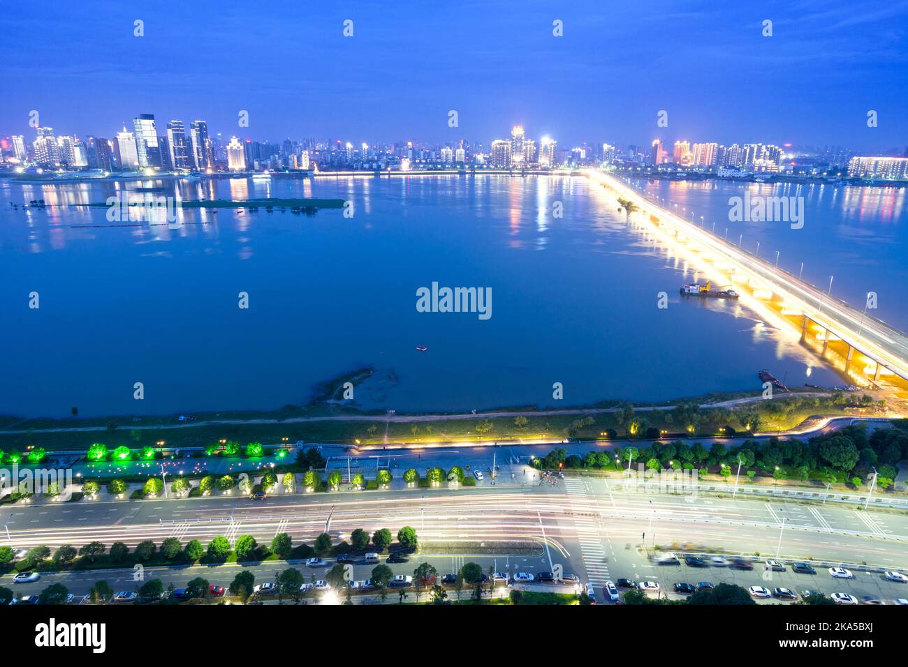 Nanchang, Jiangxi river views Stock Photo - Alamy
