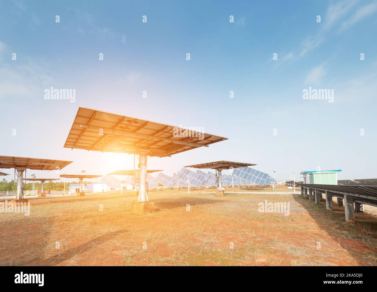 Solar panels - tracking system Stock Photo - Alamy