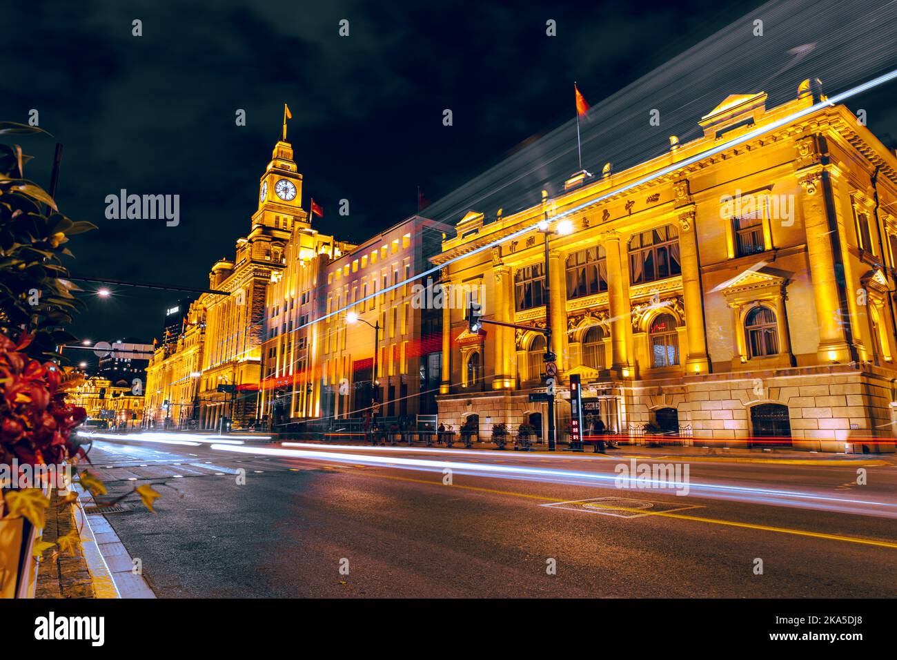 City light track hi-res stock photography and images - Alamy