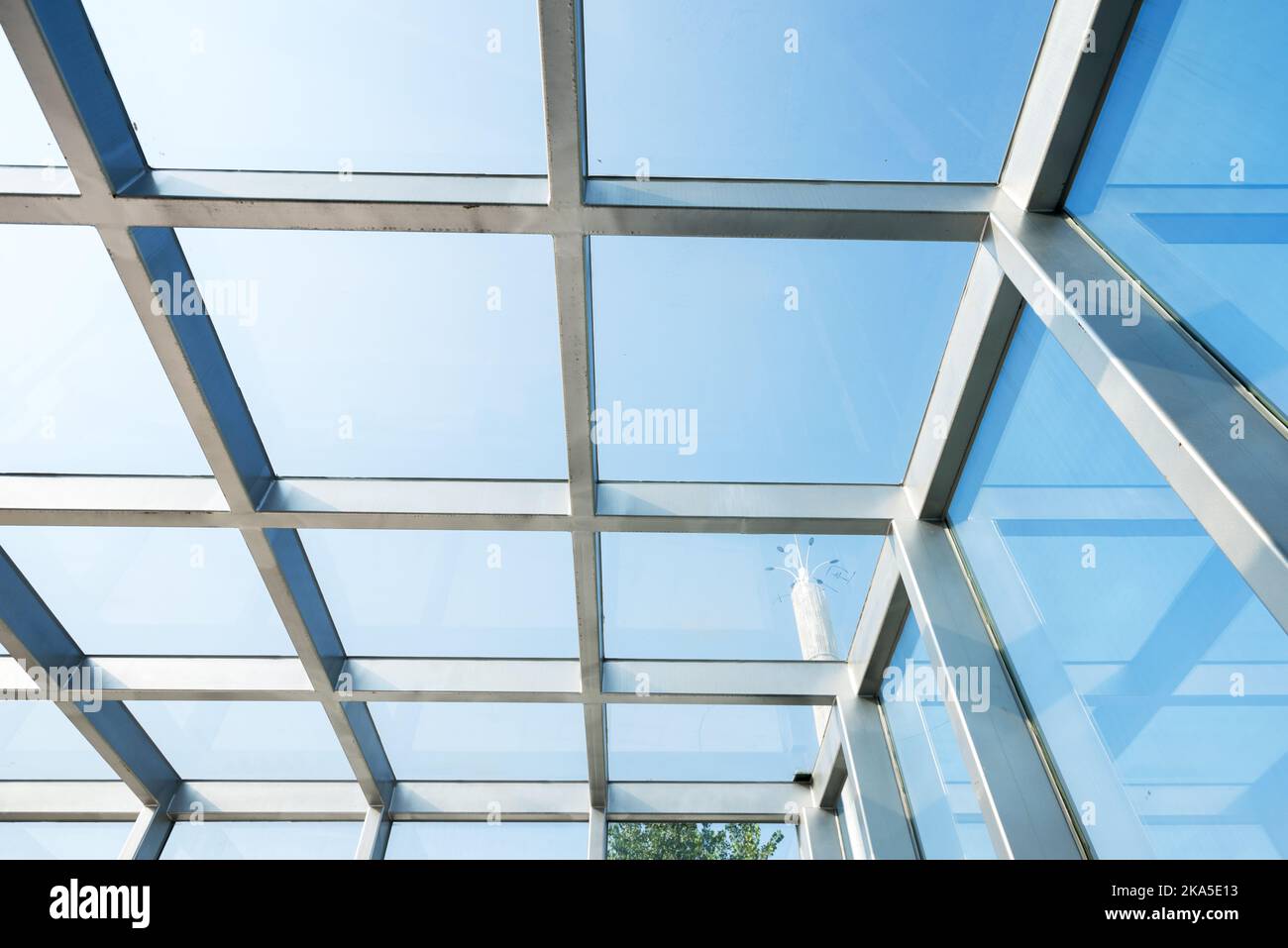 Transparent glass roof hi-res stock photography and images - Alamy