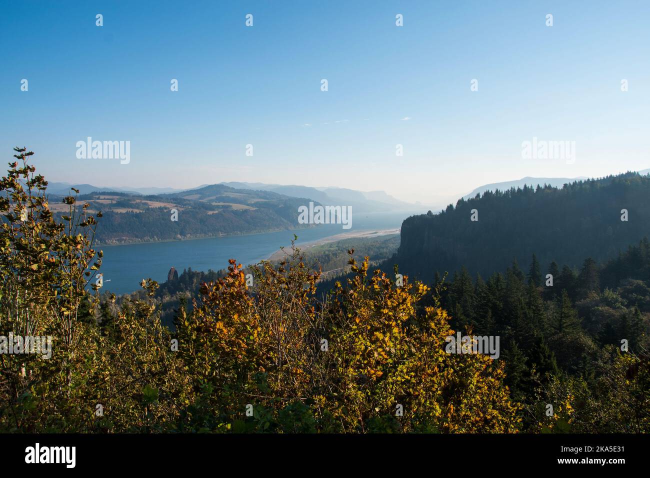 Beautiful view columbia river hi-res stock photography and images - Alamy