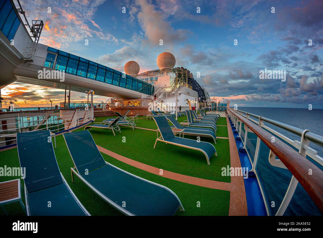 Multi deck ship hi-res stock photography and images - Alamy