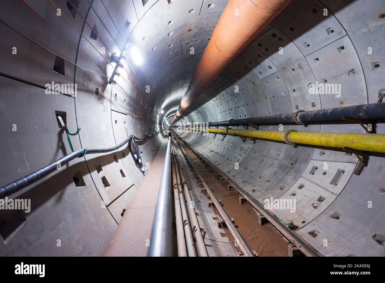 Moscow subway tunnel hi-res stock photography and images - Alamy