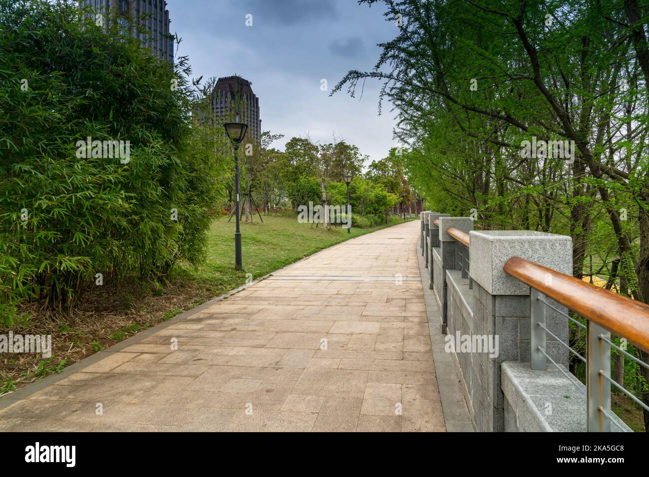 walkway in the modern city Stock Photo - Alamy