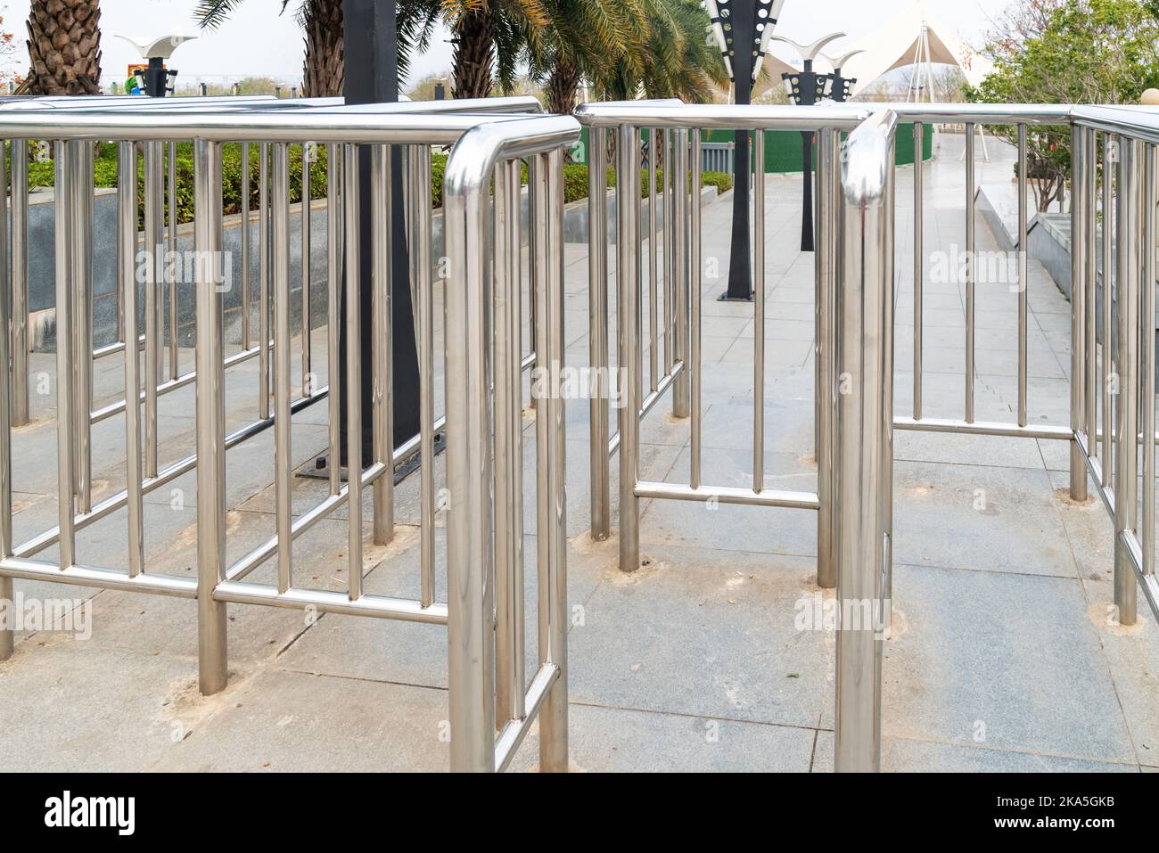 Chrome Metal Guard Rail At A Park Stock Photo - Alamy