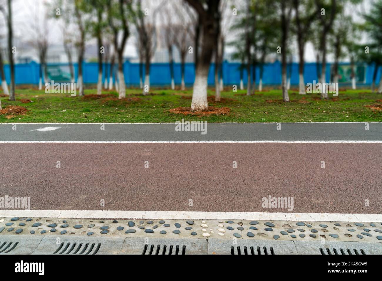 walkway in the modern city Stock Photo - Alamy