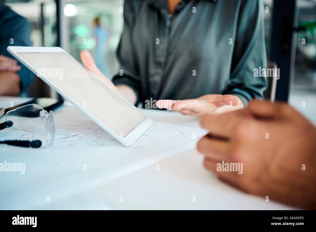 Tablet mockup screen, business meeting and people hands with multimedia ...