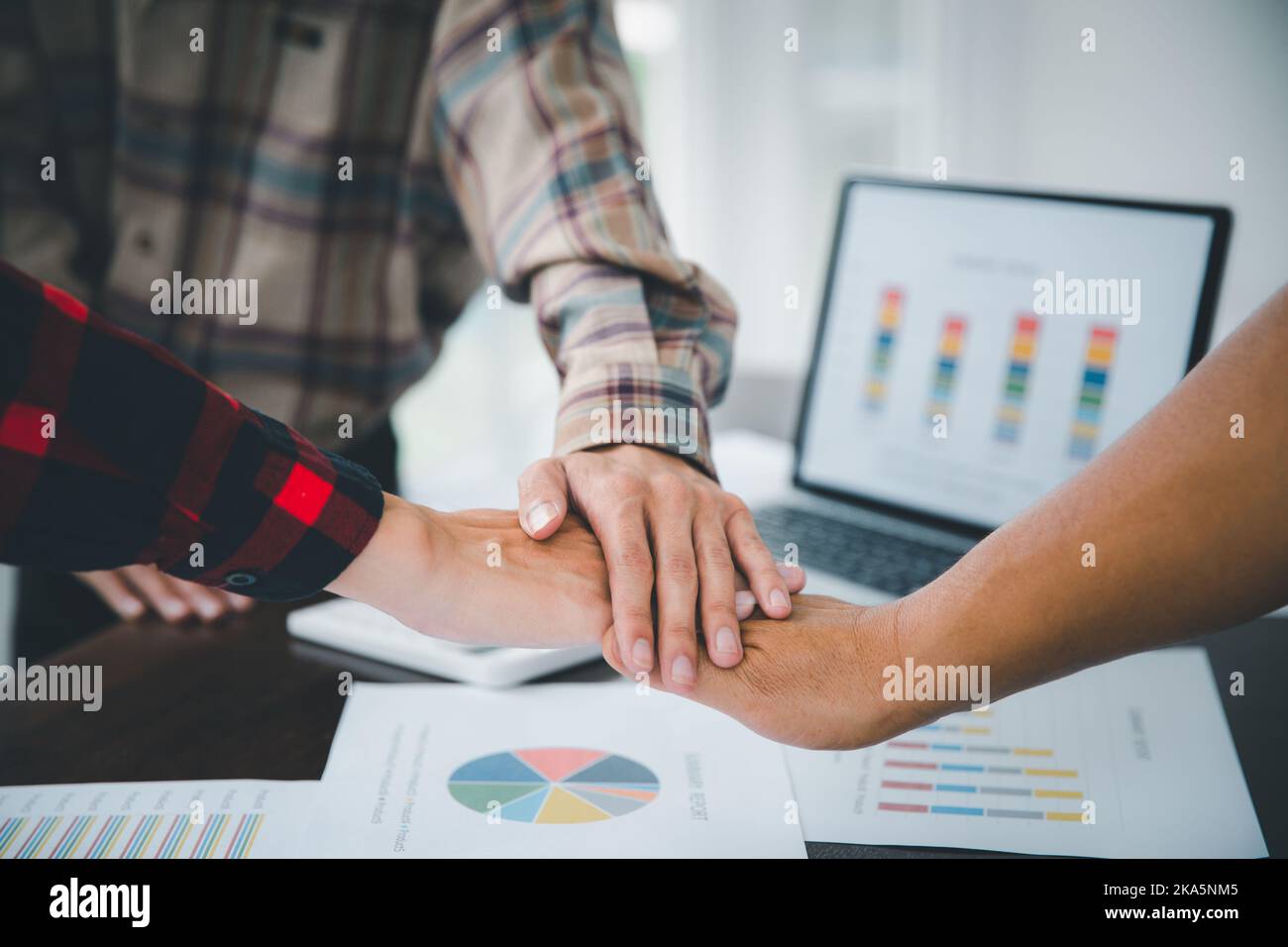Harmonious teamwork hi-res stock photography and images - Alamy