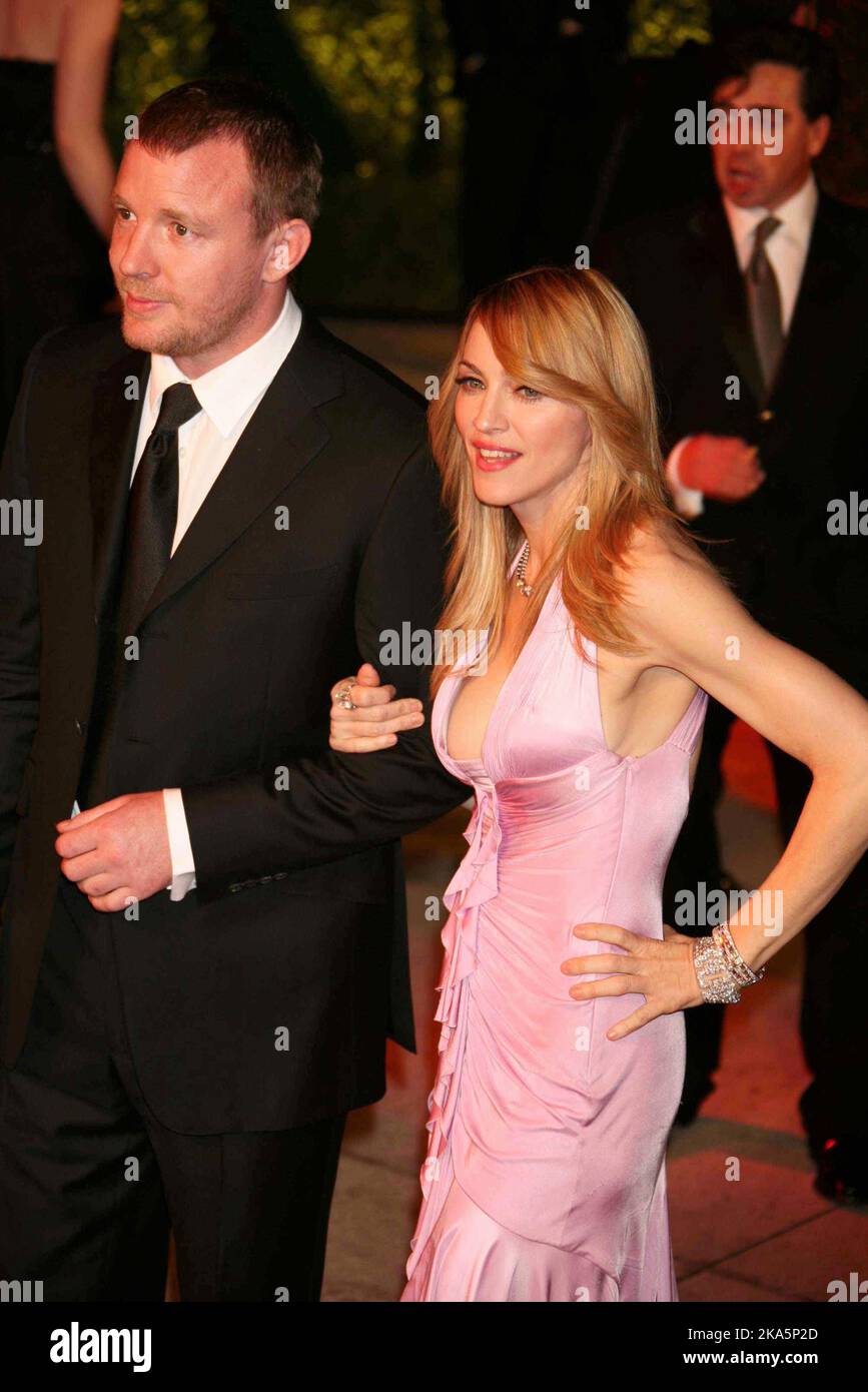Guy Ritchie and Madonna attend the Vanity Fair Oscar Party at Mortons ...