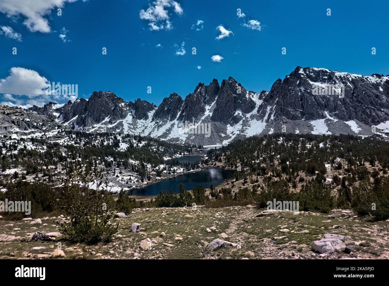 View over Vedette valley from Kearsage Pass, Pacific Crest Trail ...