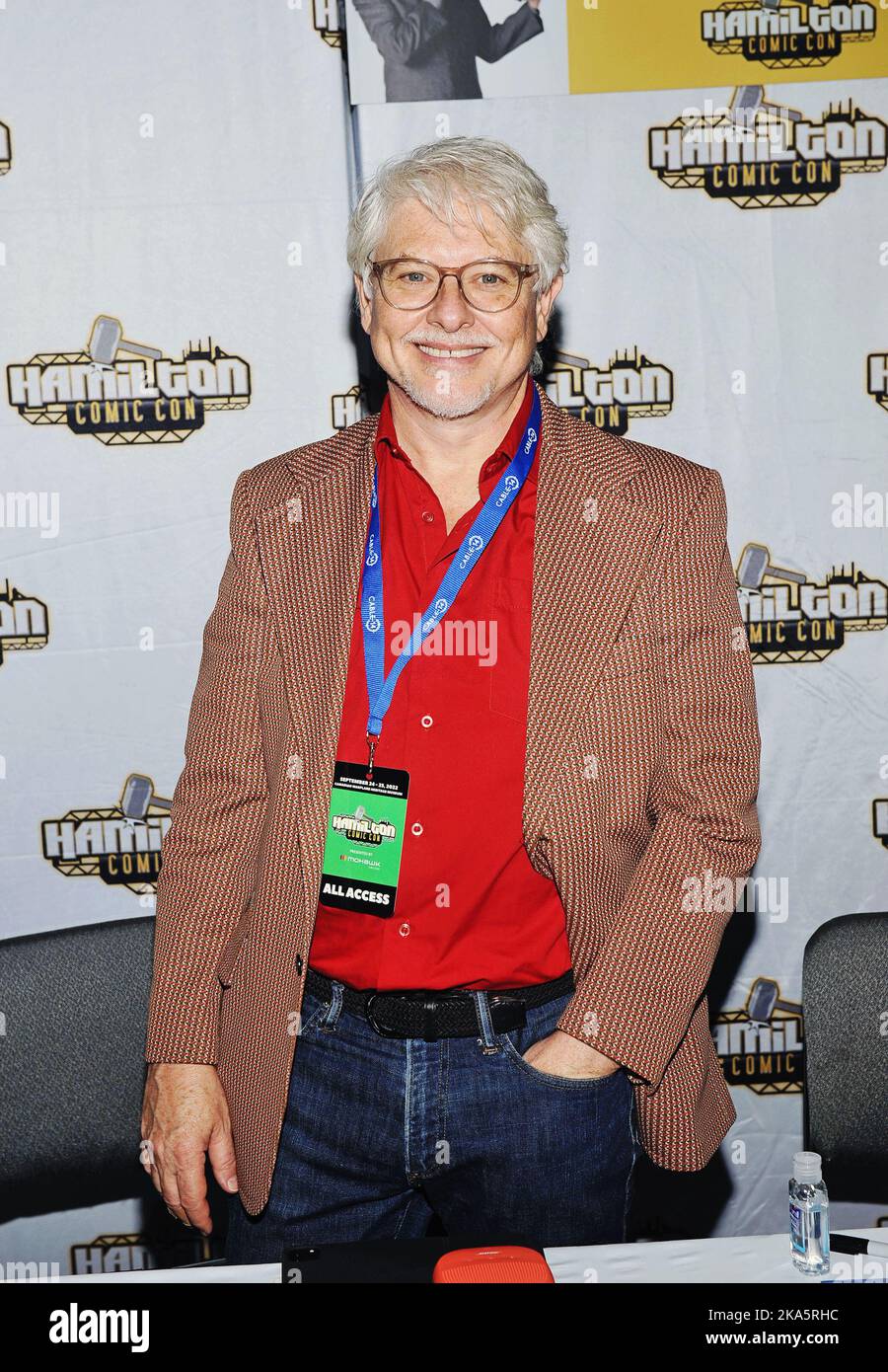The kids in the hall dave foley hi-res stock photography and images - Alamy