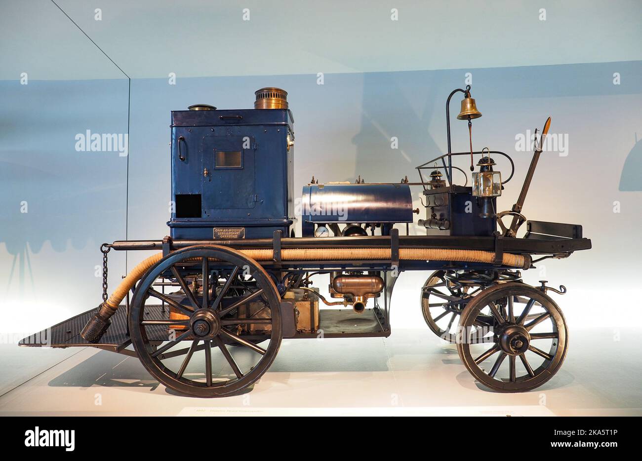 Daimler motor feuerspritze hi-res stock photography and images - Alamy