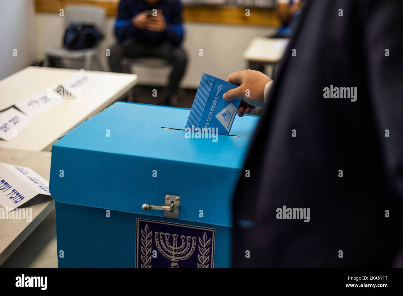 Jerusalem, Israel. 01st Nov, 2022. An Israeli orthodox man casts his ...