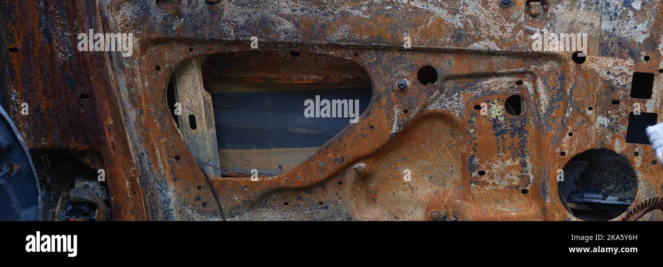 Burnt car after accident. Transport insurance closeup Stock Photo - Alamy